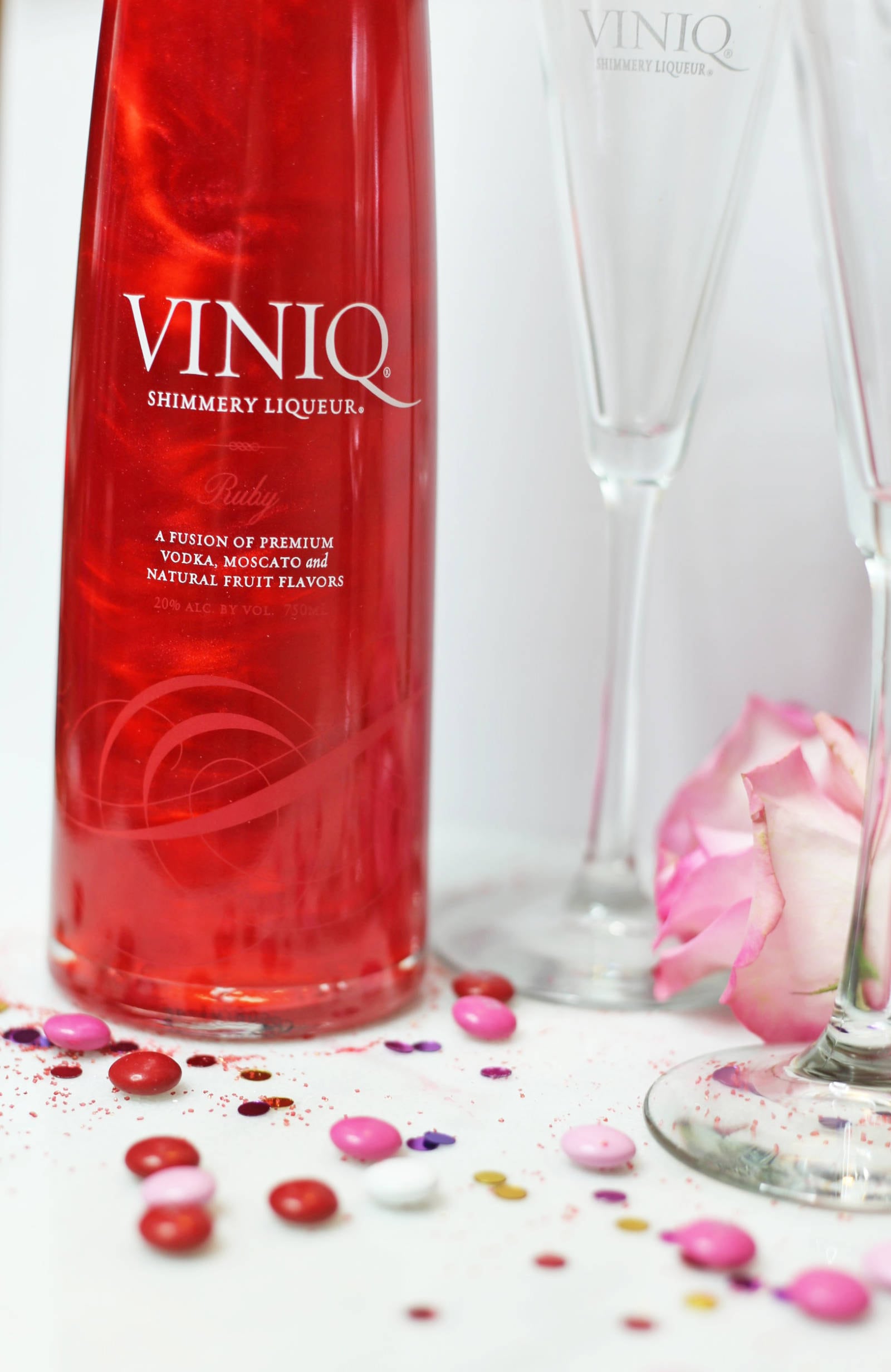Struck By Cupid's Arrow + A Delicious Viniq Cocktail Recipe | Mash Elle