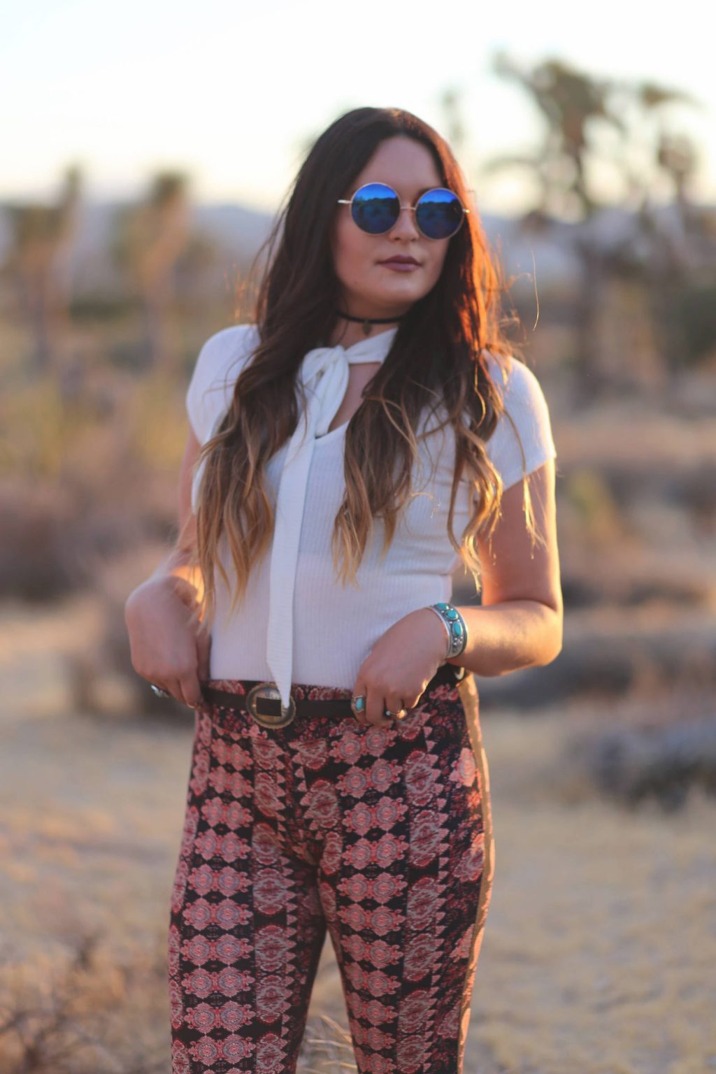 How to Style Black Frayed Jeans for Fall | Mash Elle