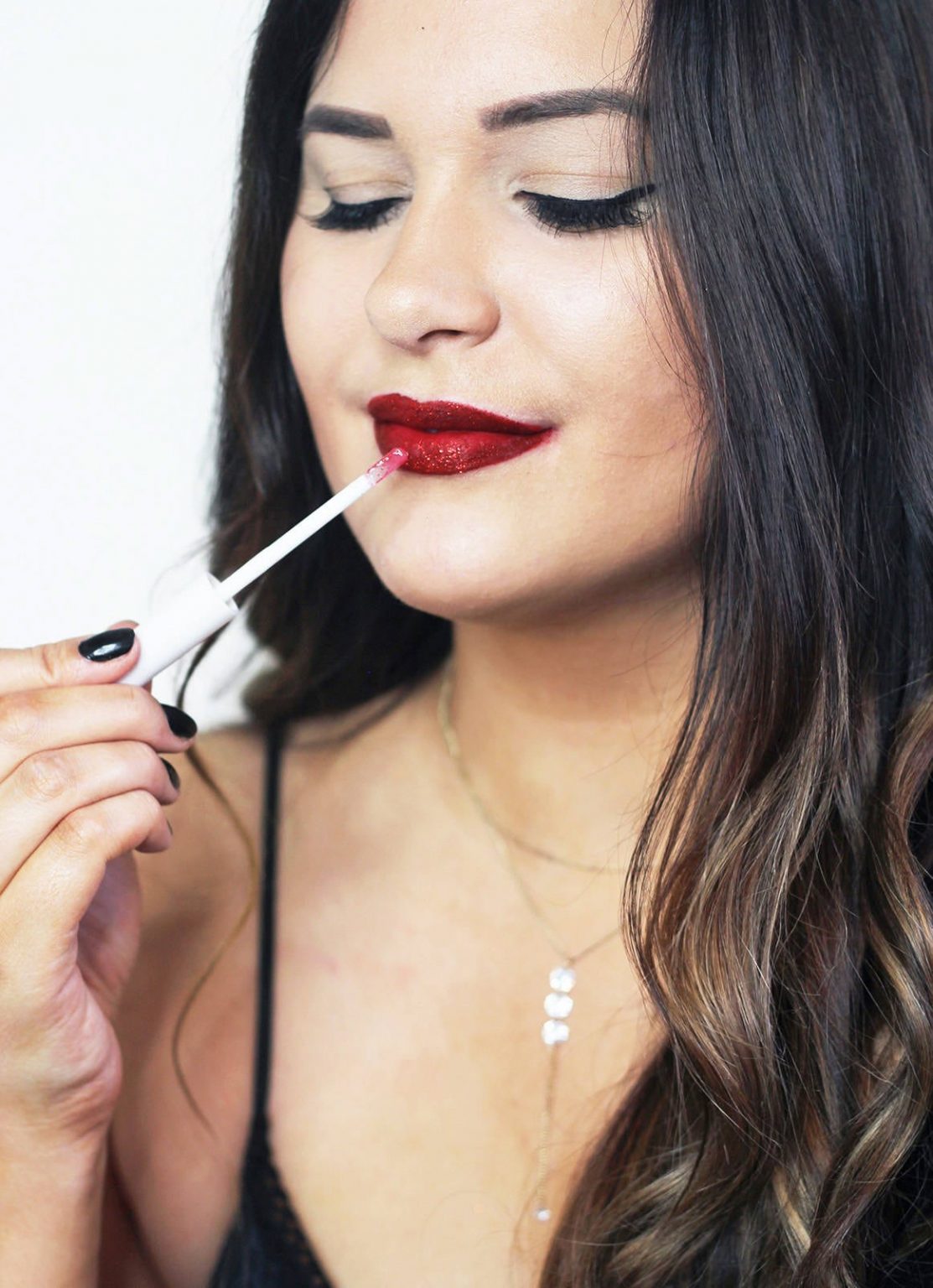 How to Contour Using Airbrush Makeup | Mash Elle